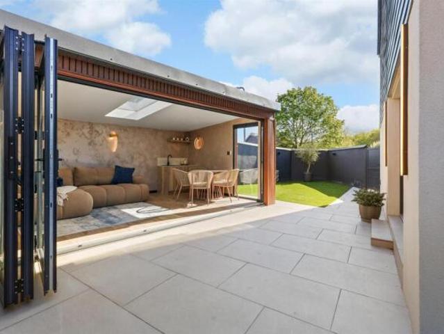 4 bedroom detached house for sale in Tower Drive, Neath Hill, Milton Keynes, MK14