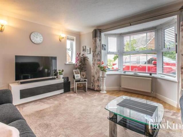 4 bedroom detached house for sale in Tower Road, Peatmoor, Swindon, SN5