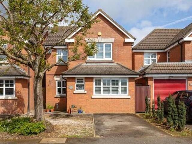 4 Bedroom Detached House For Sale In Toddington, Bedfordshire