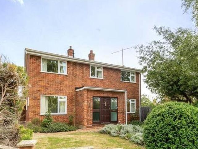 4 bedroom detached house for sale in Tollgate Close Bromham Bedfordshire MK43