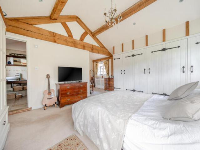 4 bedroom detached house for sale in Tonbridge Road, Hildenborough, TN11