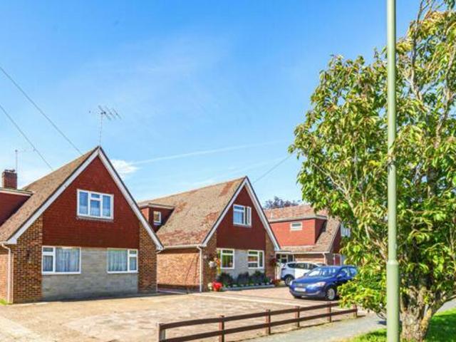 4 Bedroom Detached House For Sale In Tongham, Farnham
