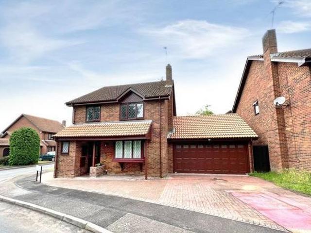 4 bedroom detached house for sale in Tawny Row Moray Avenue College Town Sandhurst GU47