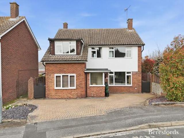 4 bedroom detached house for sale in Tabors Avenue, Chelmsford, CM2