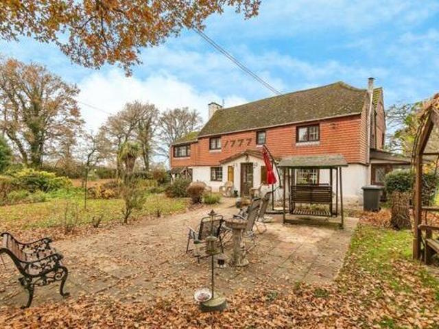 4 Bedroom Detached House For Sale In Tadley