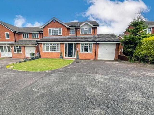 4 Bedroom Detached House For Sale In Tamworth, Staffordshire