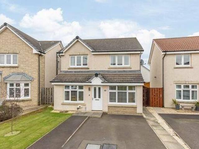 4 bedroom detached house for sale in Tarmachan Road Dunfermline KY11