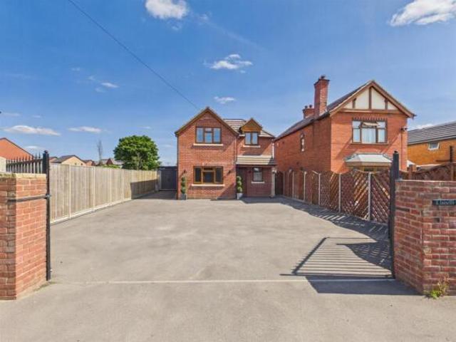 4 bedroom detached house for sale in Tewkesbury Road, Down Hatherley, Gloucester, GL2