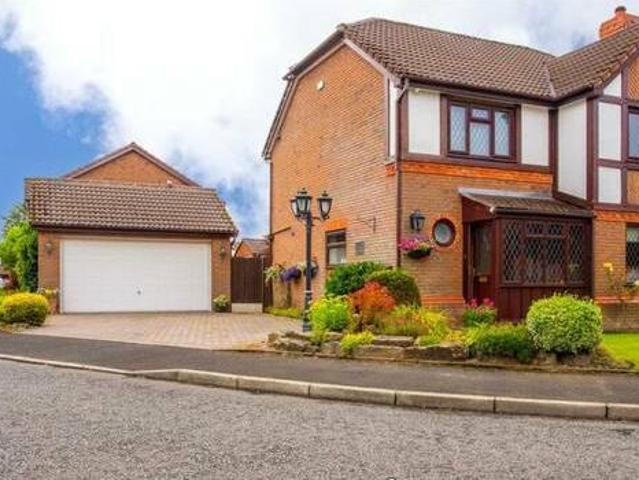 4 bedroom detached house for sale in Tenbury Drive Alkrington Middleton Manchester M24
