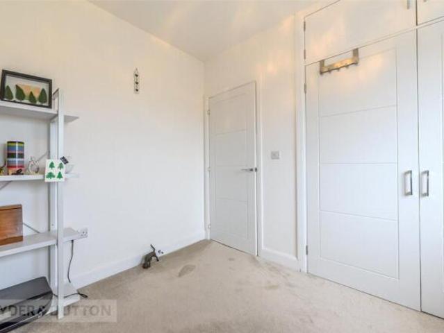 4 bedroom detached house for sale in Tennyson Avenue, Lindley, Huddersfield, HD3