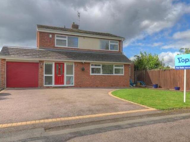 4 Bedroom Detached House For Sale In Thurnby Village, Leicester