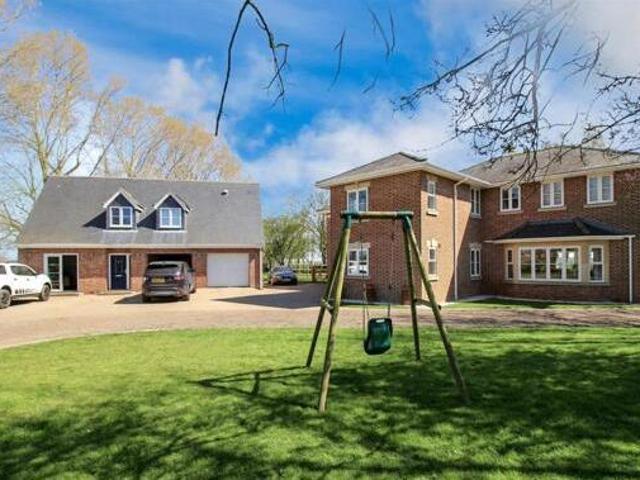 4 Bedroom Detached House For Sale In Thurleigh
