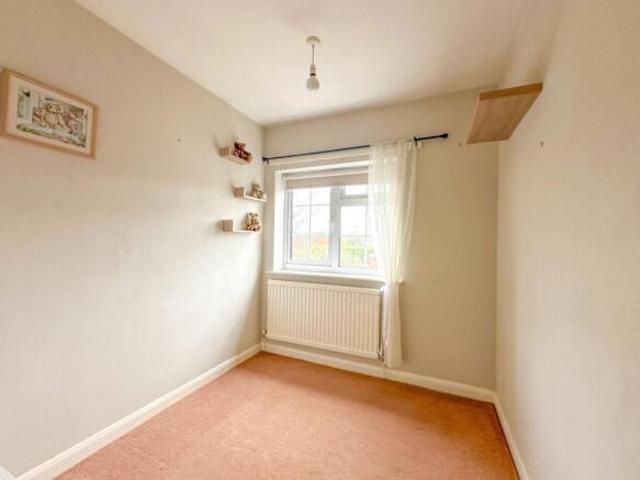 4 bedroom detached house for sale in Thurlow Close, Oadby, LE2