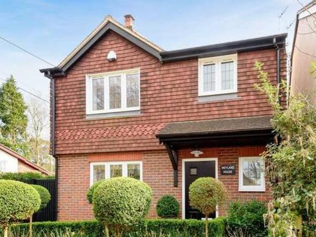 4 bedroom detached house for sale in Thakeham Road Storrington RH20