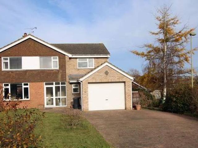 4 bedroom detached house for sale in Thame OX9