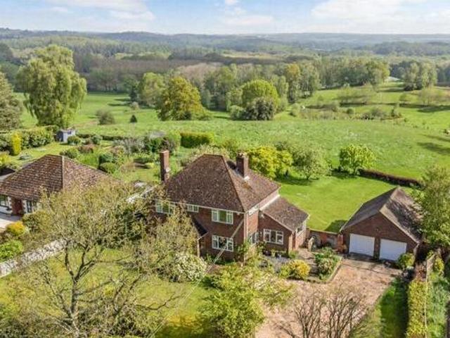 4 Bedroom Detached House For Sale In Thatcham, Berkshire