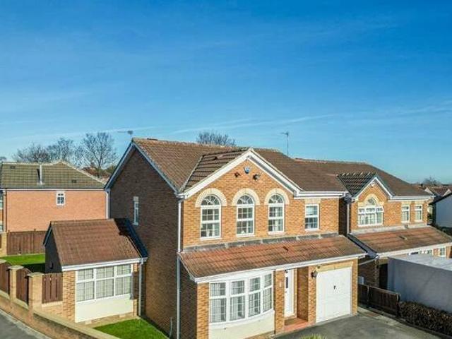 4 bedroom detached house for sale in The Mount Wrenthorpe Wakefield WF2