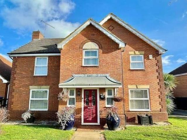 4 bedroom detached house for sale in The Ashway Brixworth Northamptonshire NN6