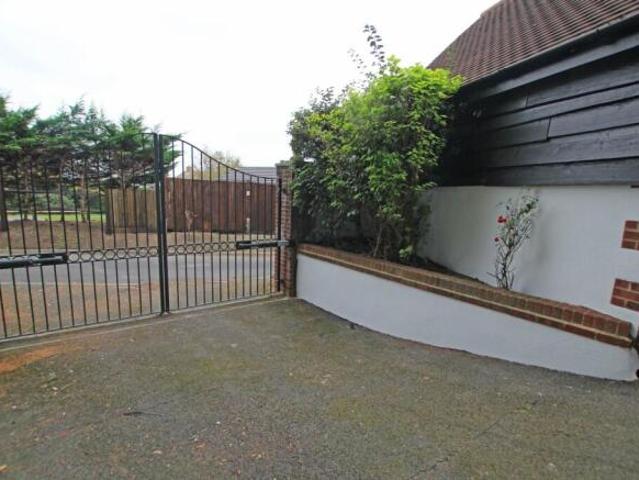 4 bedroom detached house for sale in The Close, Off Huggetts Lane, Eastbourne, BN22 0LJ, BN22