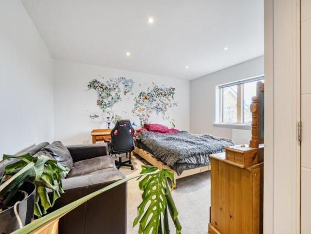4 bedroom detached house for sale in The Coppice, Enfield, EN2