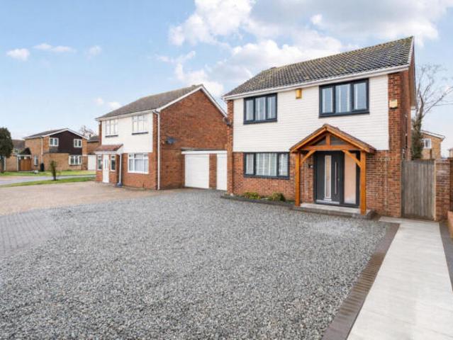 4 bedroom detached house for sale in The Finches, Sittingbourne, ME10