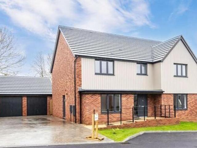 4 Bedroom Detached House For Sale In The Glebe