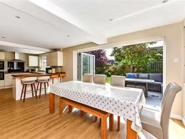 4 Bedroom Detached House For Sale In The Green, Liss, Hampshir.
