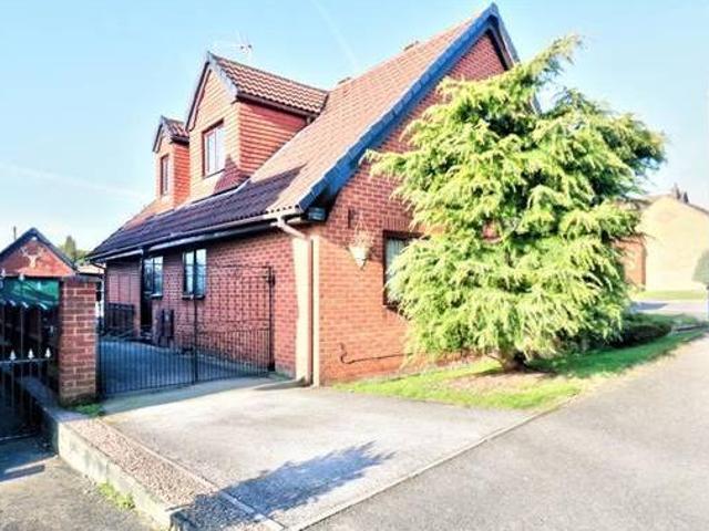 4 bedroom detached house for sale in The Green Suttoninashfield NG17