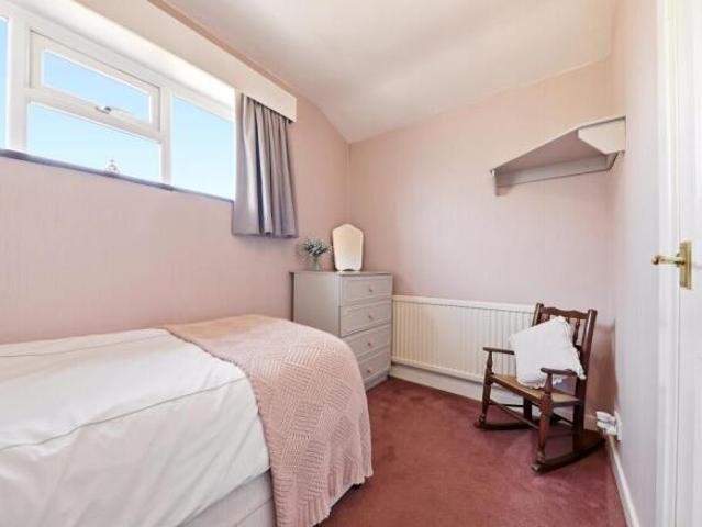 4 bedroom detached house for sale in The Roundway, Morley, LS27