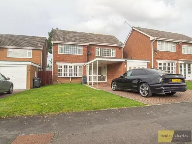 4 bedroom detached house for sale in The Spinney, Handsworth W.