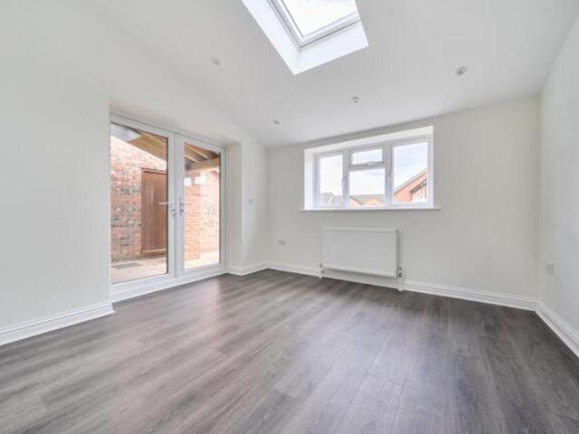 4 bedroom detached house for sale in Thor Drive, Bedford, MK41
