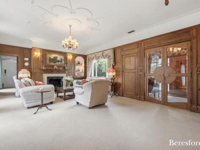 4 bedroom detached house for sale in Thorndon Approach, Herongate, CM13