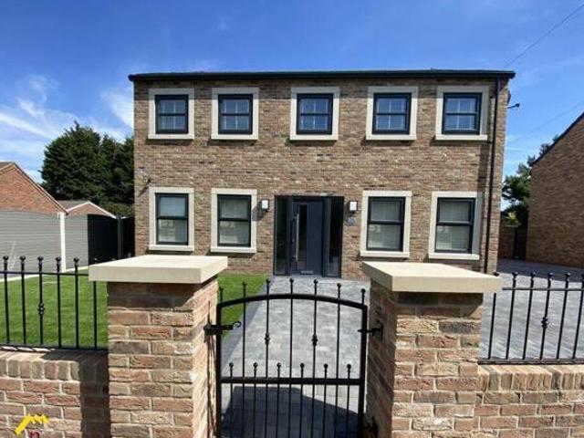 4 Bedroom Detached House For Sale In Thorne, Doncaster