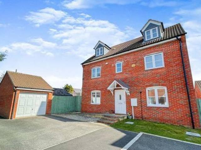 4 bedroom detached house for sale in Thorneydene Gardens Grantham NG31