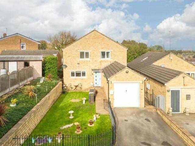 4 Bedroom Detached House For Sale In Thornhill, Dewsbury