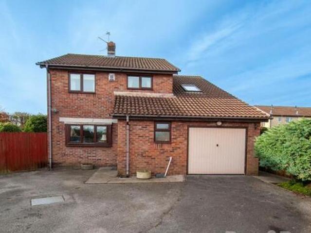 4 Bedroom Detached House For Sale In Thornhill