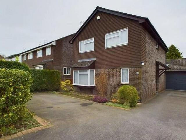 4 Bedroom Detached House For Sale In Thornhill