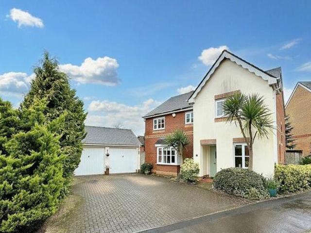 4 Bedroom Detached House For Sale In Thornhill