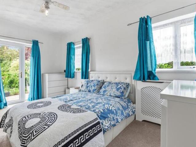 4 bedroom detached house for sale in Thorpe Lea Road, Peterborough, PE3