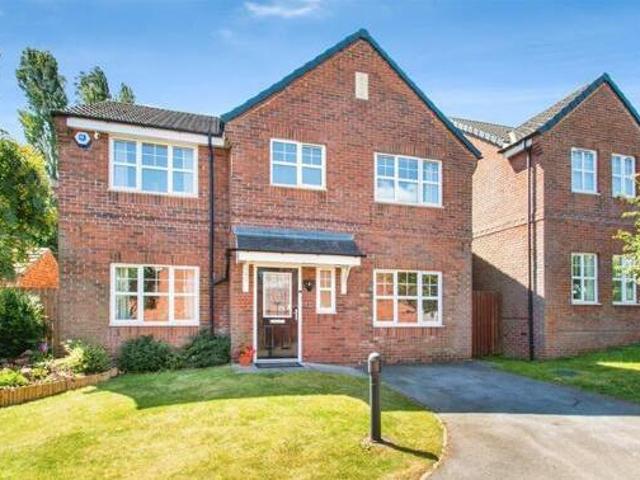4 Bedroom Detached House For Sale In Tingley