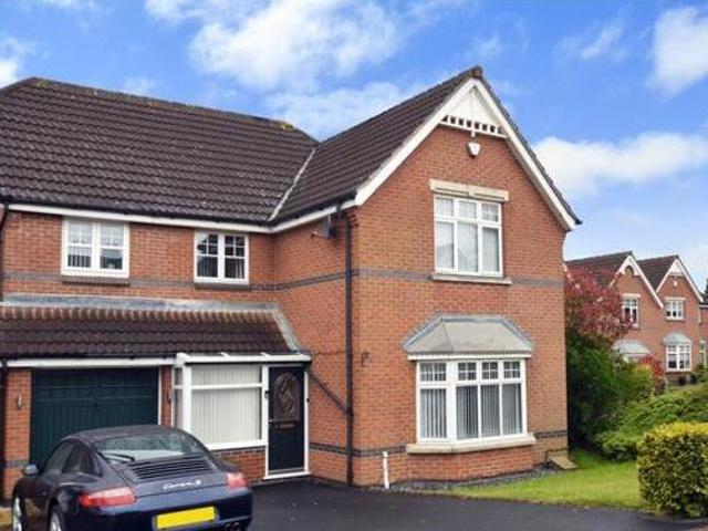 4 Bedroom Detached House For Sale In Tingley, Wakefield
