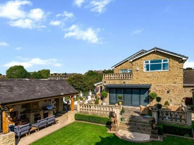 4 Bedroom Detached House For Sale In Tingley, Wakefield