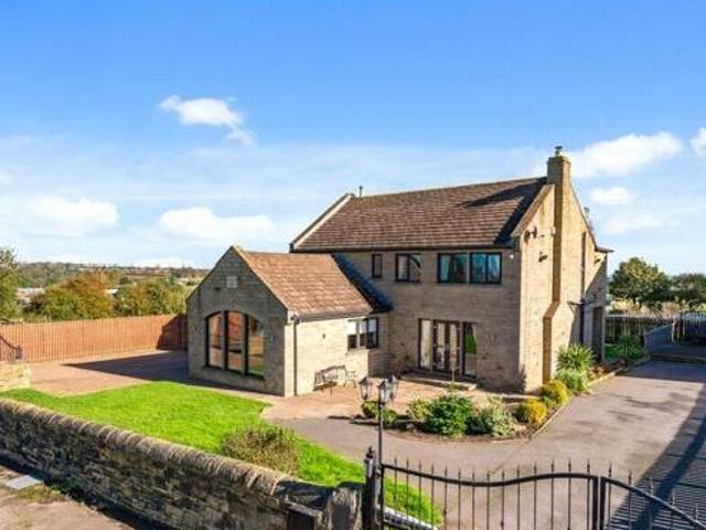 4 Bedroom Detached House For Sale In Tingley, Wakefield
