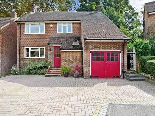 4 bedroom detached house for sale in Trapham Road Maidstone Kent ME16