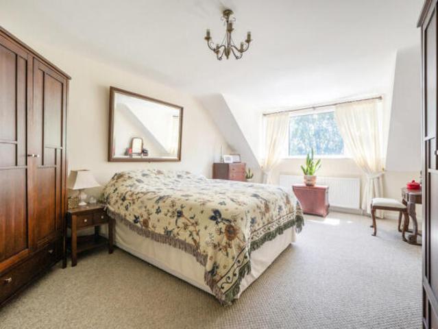 4 bedroom detached house for sale in Trelleck Road, Reading, Berkshire, RG1