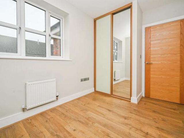 4 bedroom detached house for sale in Trident Road, Watford, WD25