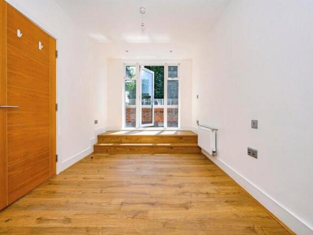 4 bedroom detached house for sale in Trident Road, Watford, WD25
