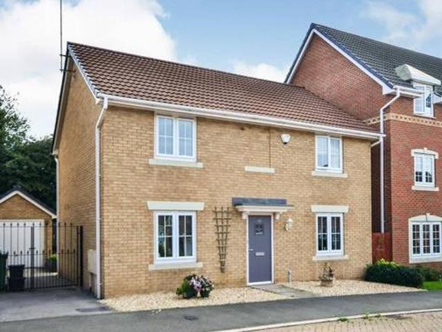 4 bedroom detached house for sale in Trinity Road Edwinstowe Mansfield NG21 NG21
