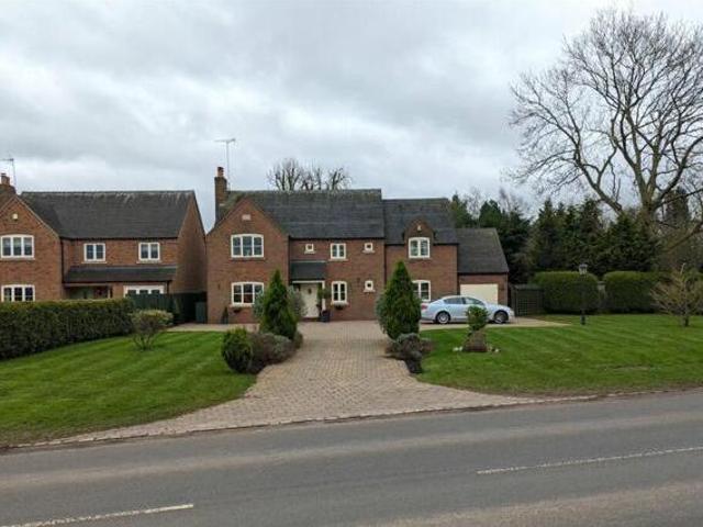 4 Bedroom Detached House For Sale In Tutbury, Burton on trent
