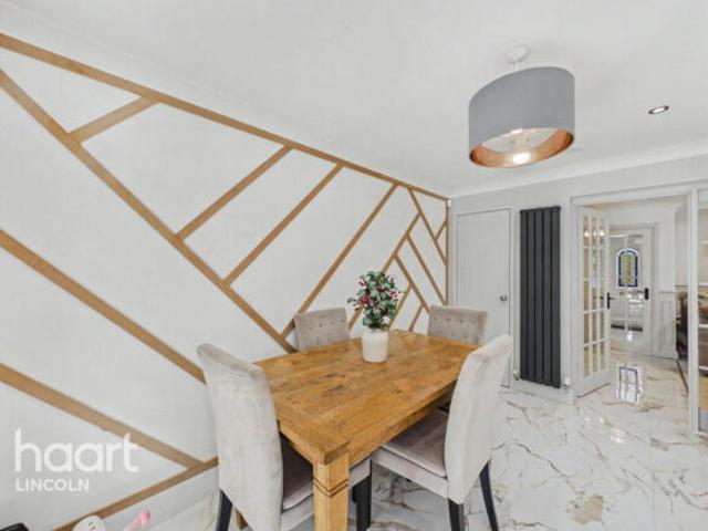 4 bedroom detached house for sale in Tudor Road, Lincoln, LN6